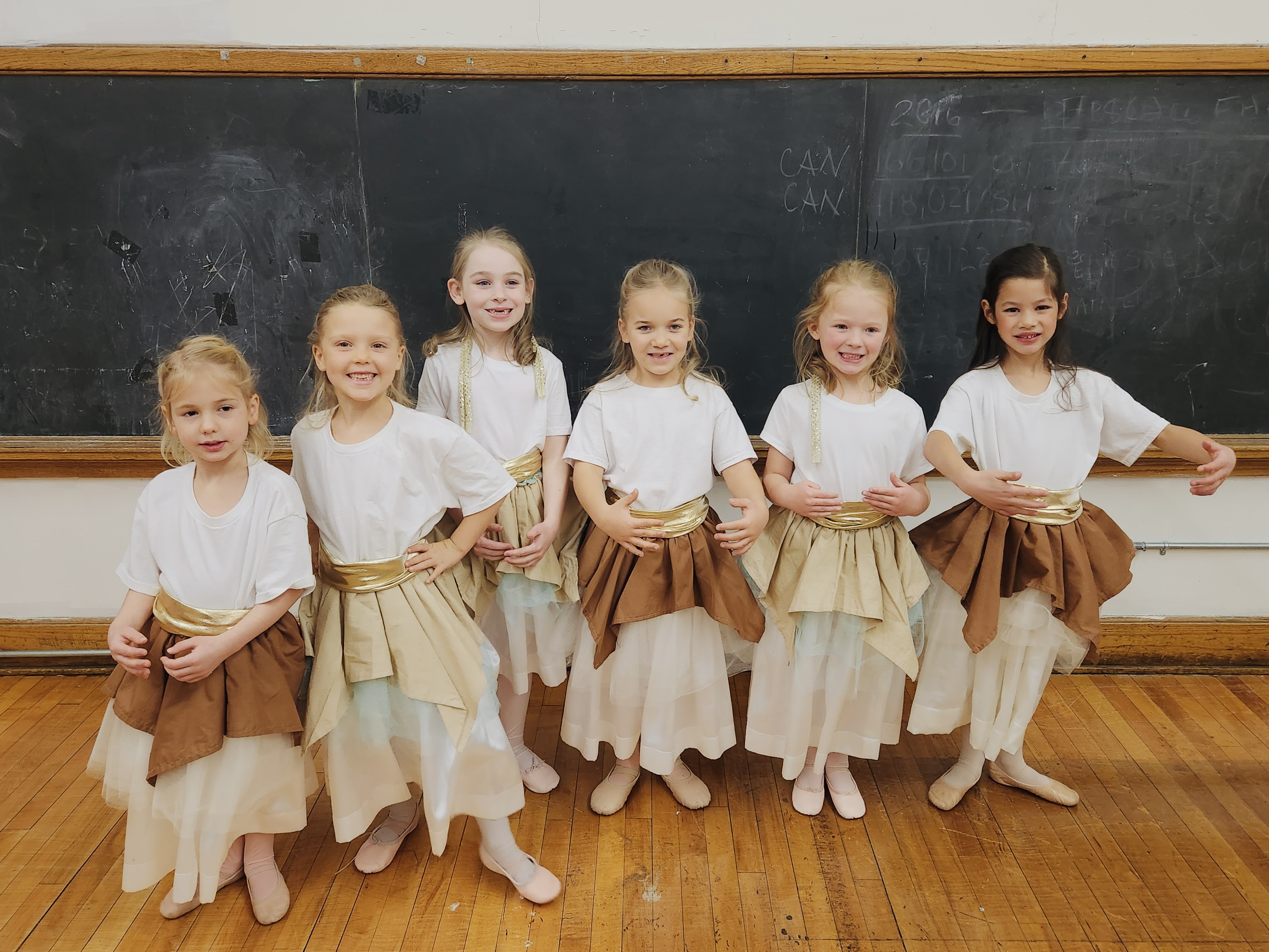 C L A S S – P H O T O S – Set Apart Girls Dance Company