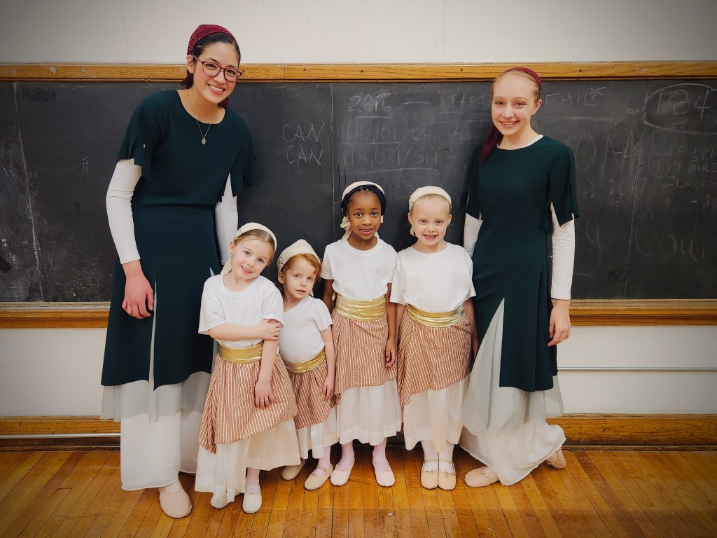 C L A S S – P H O T O S – Set Apart Girls Dance Company