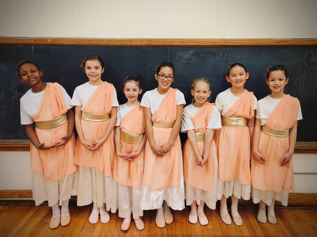 C L A S S – P H O T O S – Set Apart Girls Dance Company