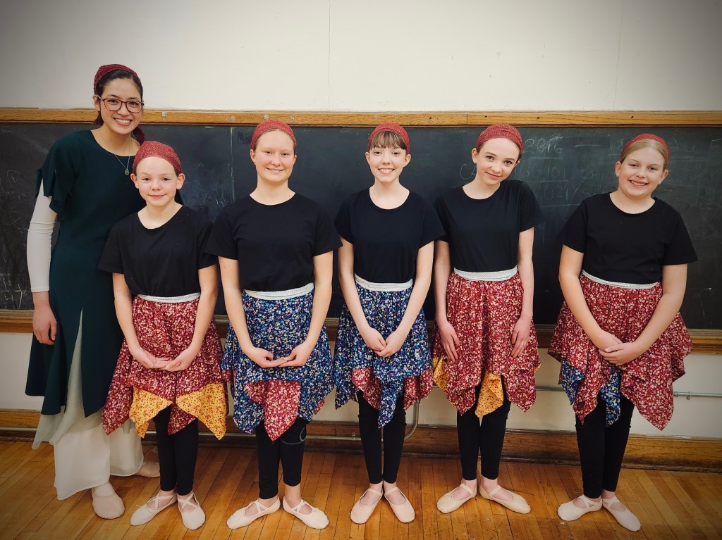 C L A S S – P H O T O S – Set Apart Girls Dance Company